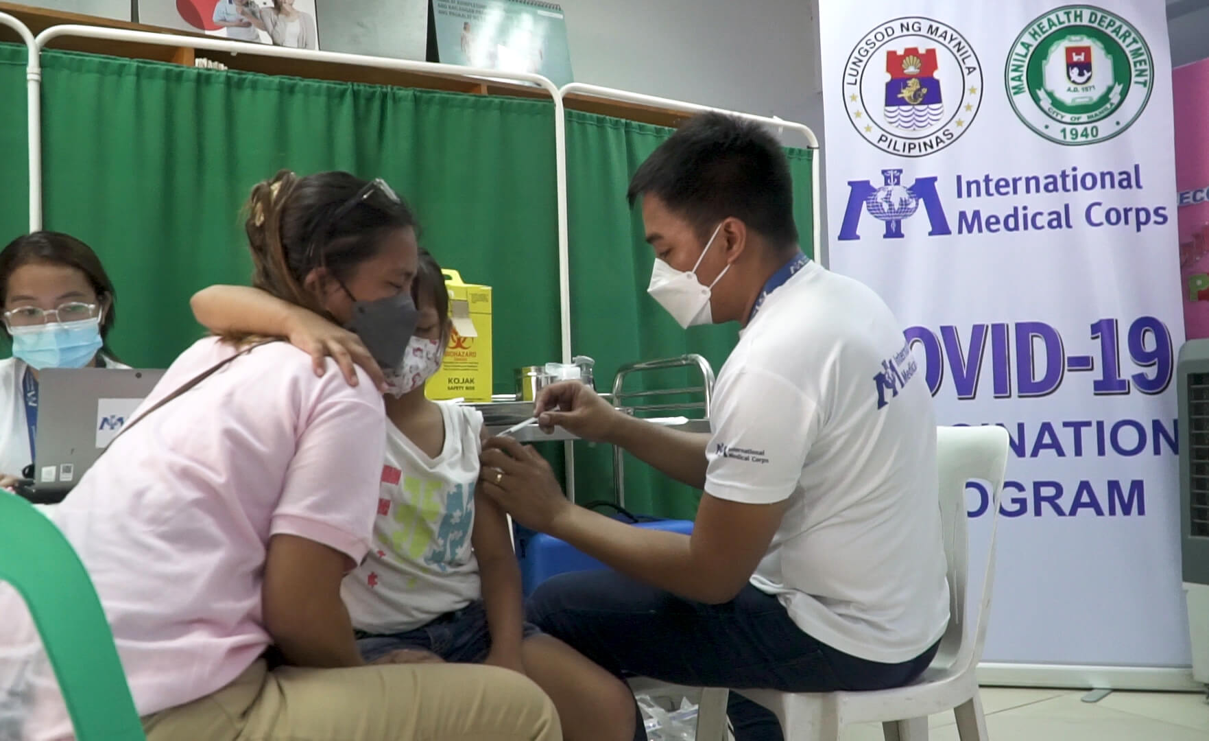 Vaccinating Against COVID-19 in Manila | International Medical Corps