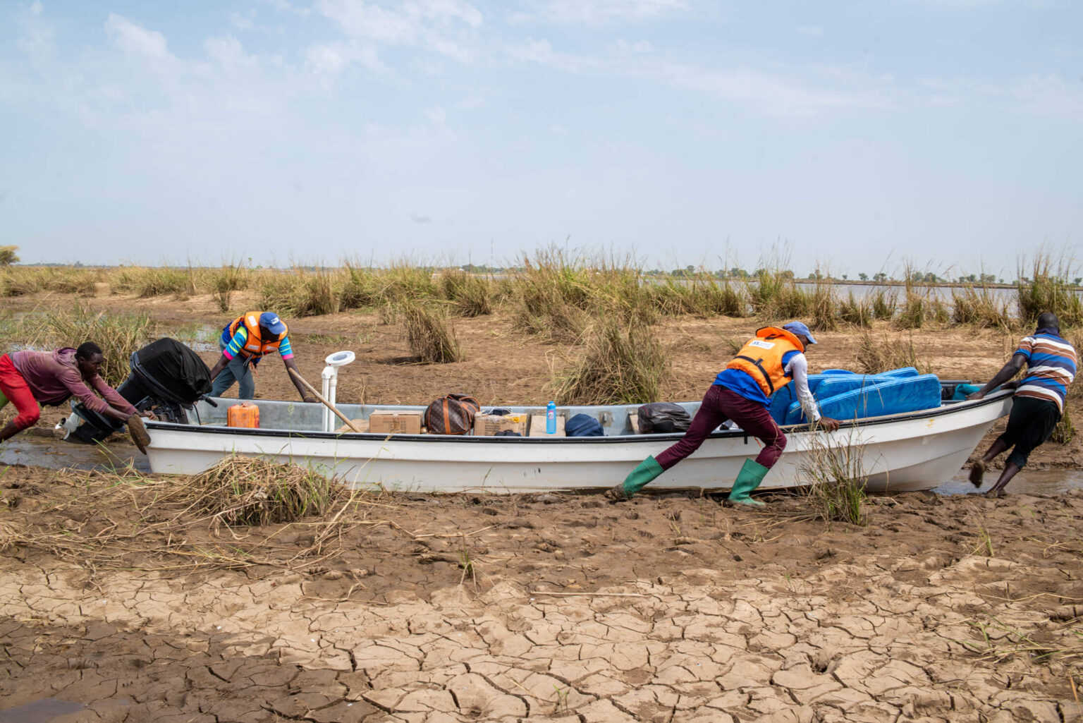 Canoeing to Clinics | International Medical Corps